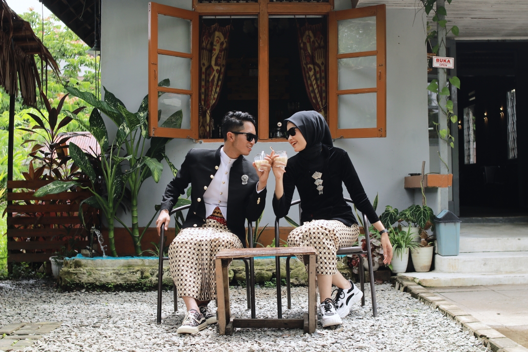 Website Pernikahan Briptu Rizky Ari Prakoso, S.H dan Briptu Shela ...