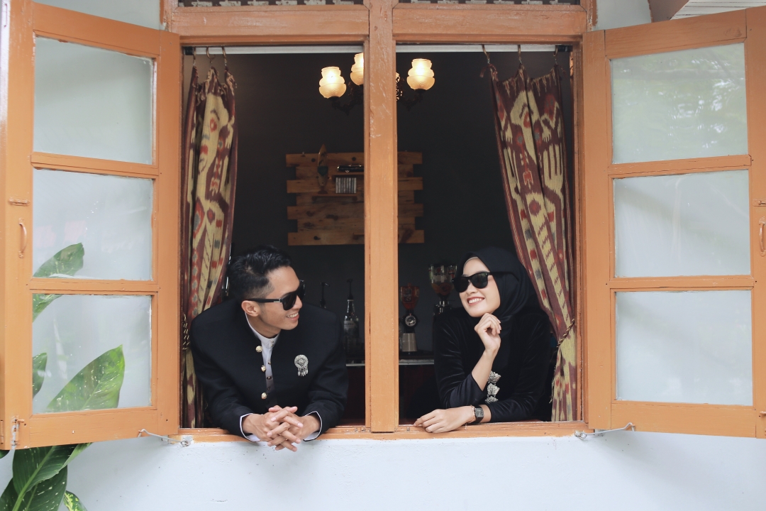 Website Pernikahan Briptu Rizky Ari Prakoso, S.H dan Briptu Shela ...